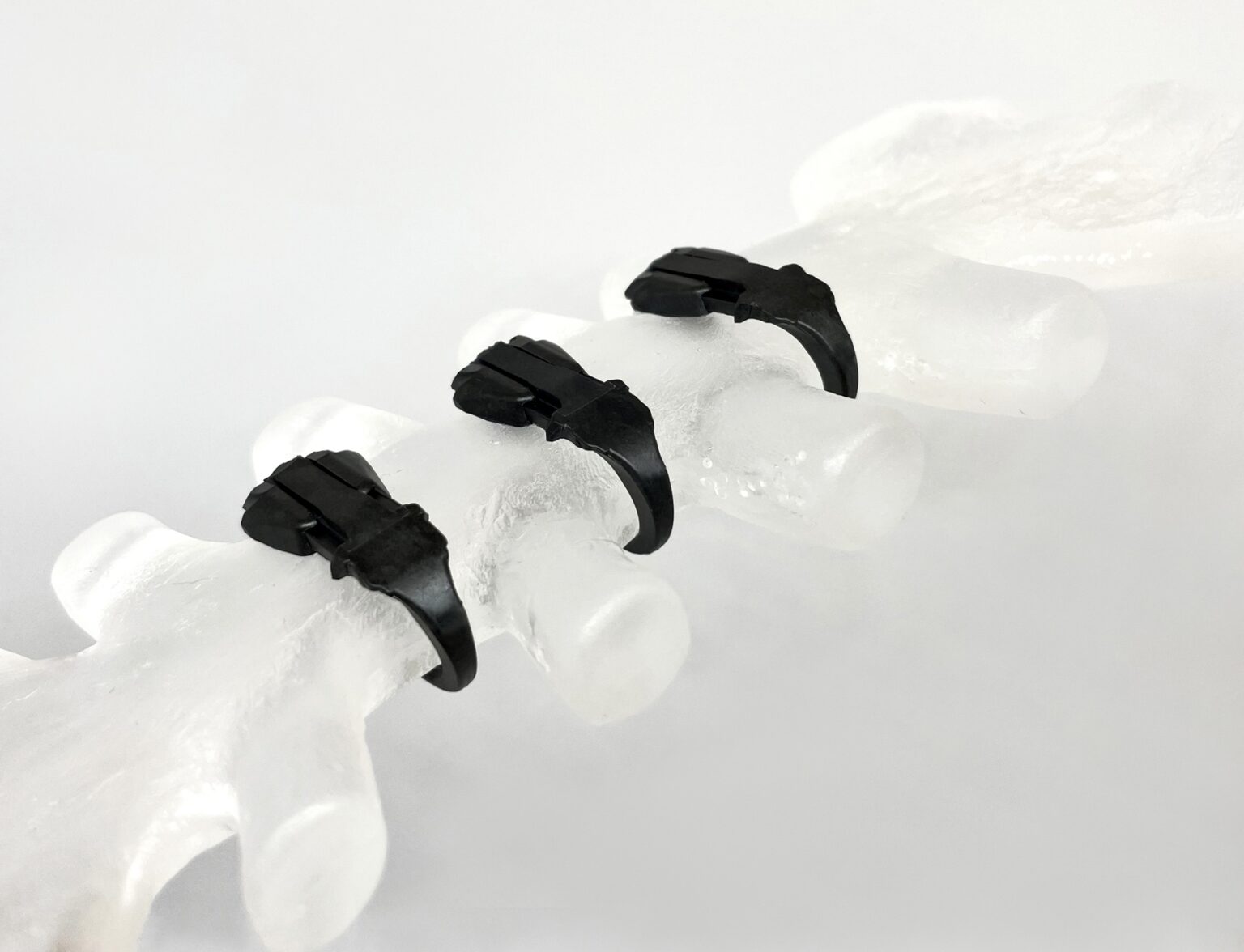 STERN FIX: Carbon Fiber Rigid Fixation for Sternotomy Closure ...